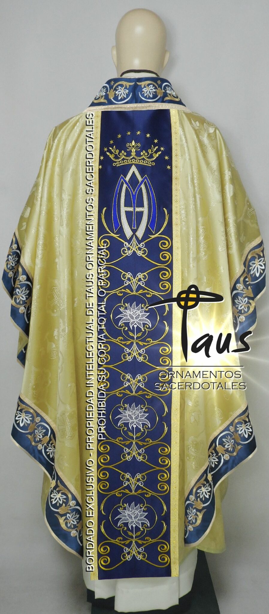 Casulla María Auxiliadora bordado -Taus Ornamentos Sacerdotales